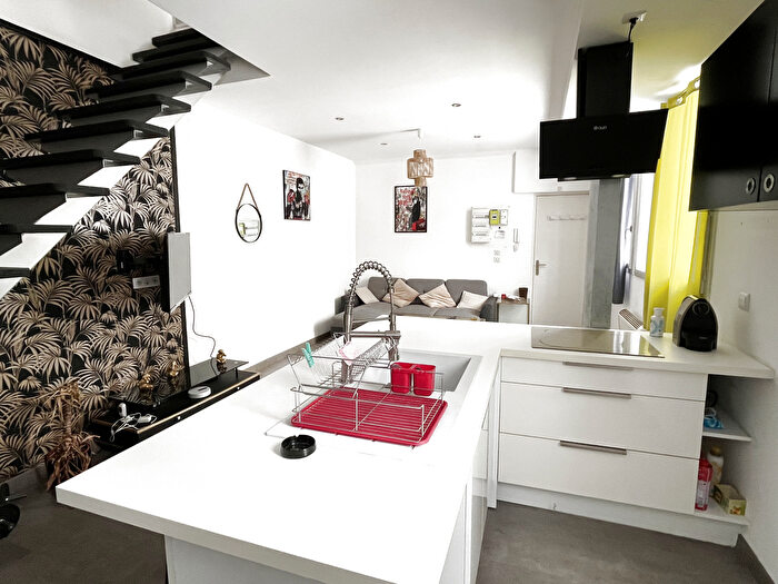 Appartement à vendre - Tarbes, Centre-ville - 3 pièces - 2 chambres