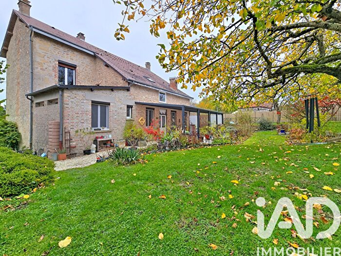 Maison à vendre - Attigny - 7 pièces - 5 chambres