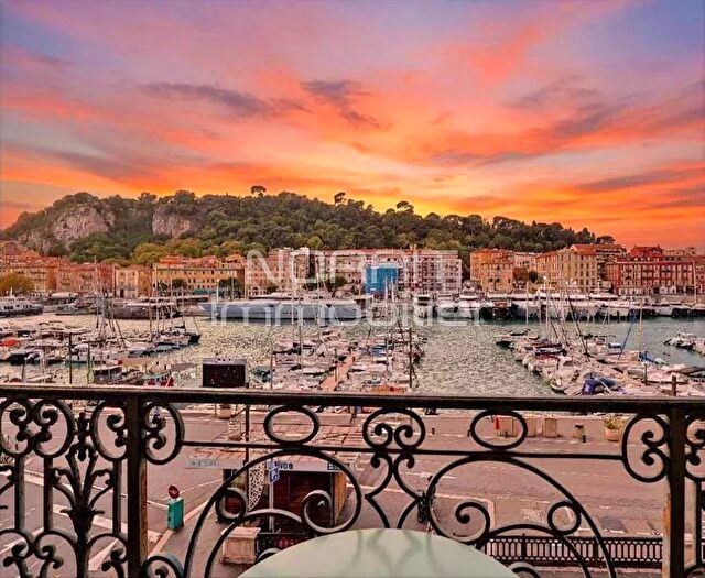 Appartement à vendre - Nice, Le Port - 3 pièces - 2 chambres