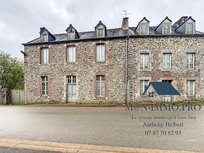 Maison à vendre - Uzel - 10 pièces - 9 chambres