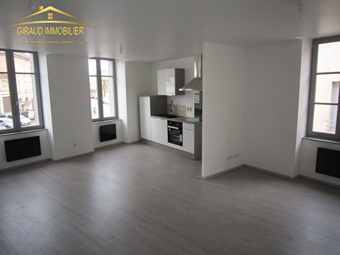 Appartement à louer - Charlieu - 4 pièces - 3 chambres