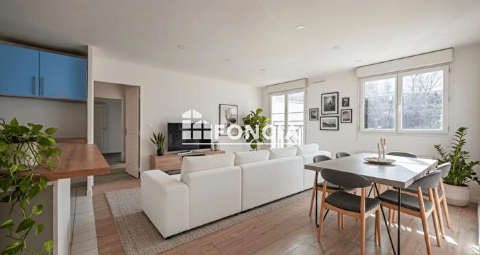 Appartement à vendre - Saint-Cyr-lécole, Hôtel de ville - 3 pièces - 2 chambres