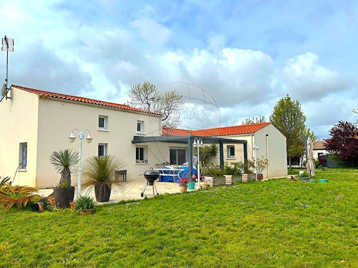 Maison 5 pièces à Thénac, à vendre