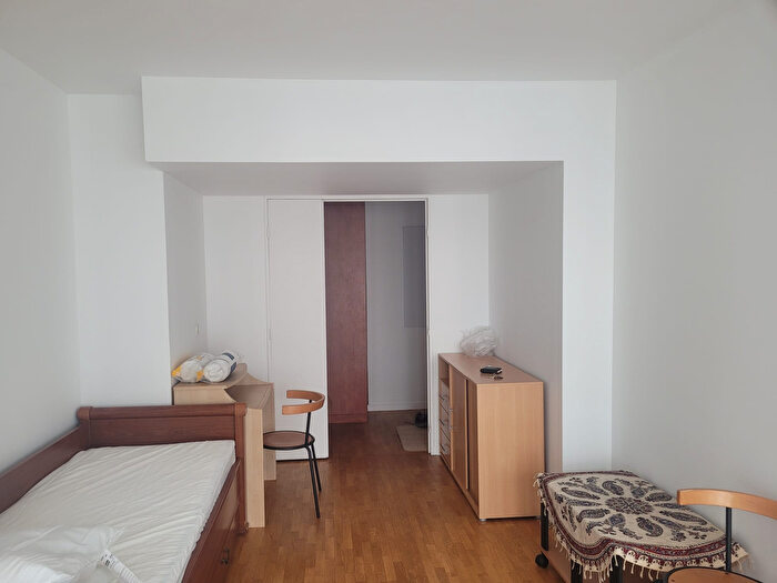 Appartement 2 pièces à louer à Courbevoie, Marceau République
