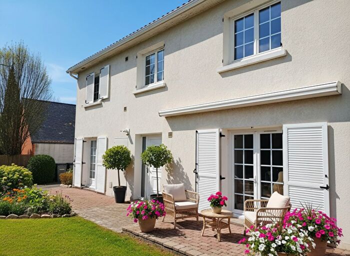 Maison à vendre - Saint-Ay - 11 pièces - 8 chambres