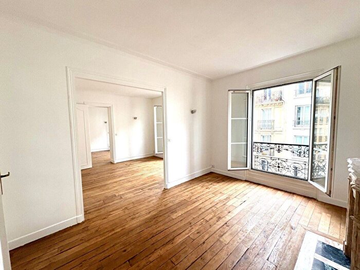 Appartement à louer - Clignancourt-Jules Joffrin, Paris ème arrondissement - 4 pièces - 2 chambres