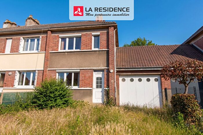 Sotteville-lès-Rouen, Henri Gadeau de Kerville, Quatre Mares, Stade : Maison 3 pièces à vendre
