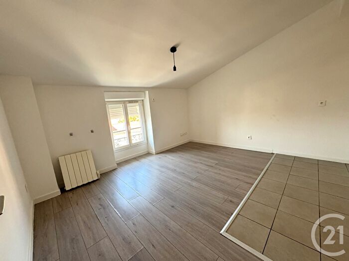 Appartement à louer - Saint-Fons, Centre-ville, Chassagnon - 2 pièces - 1 chambre