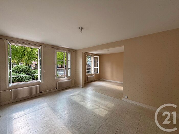 Chartres, Centre-ville : Appartement 4 pièces à louer
