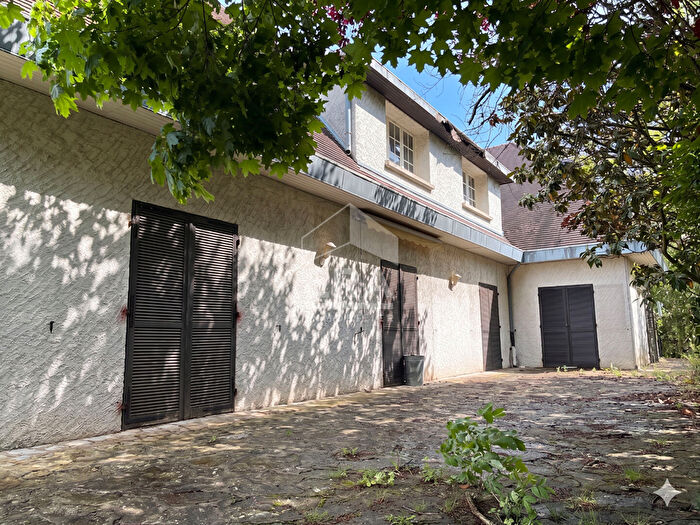 Maison 8 pièces à vendre - Crespières