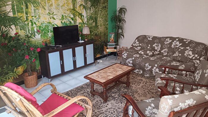 Appartement à vendre - Saint-Béat - 2 pièces - 1 chambre