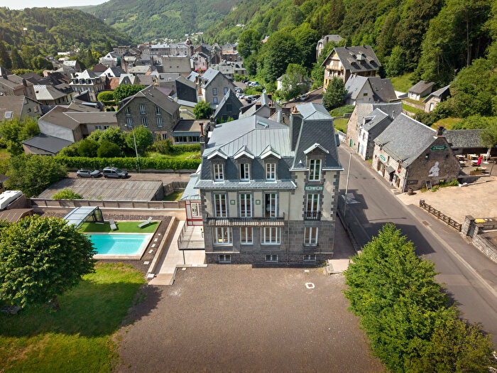 Maison 15 pièces à vendre à Mont-Dore