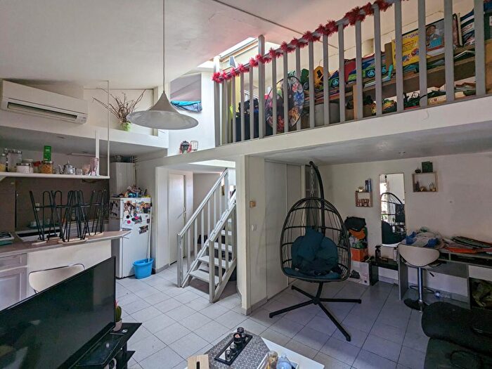 Maisons à vendre et appartements à louer - 1