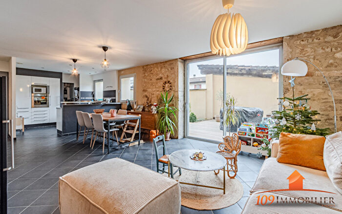 Appartement à vendre - Villefranche-sur-Saône, Centre-ville - 3 pièces - 2 chambres