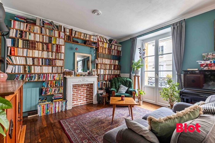 Appartement à vendre - Quartiers Centre, Colombier - 2 pièces - 1 chambre