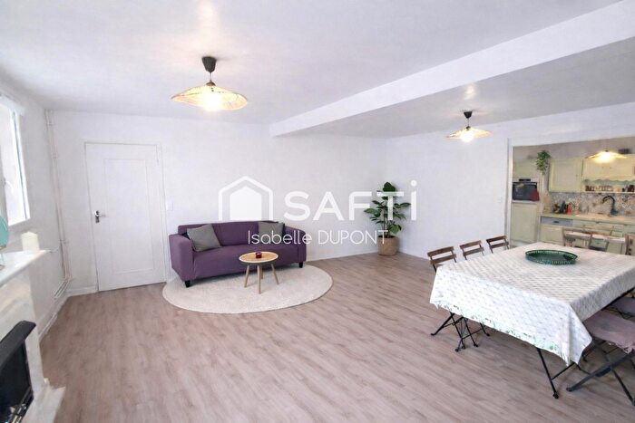 Maison à vendre - Saint-Laurent-dArce - 9 pièces - 6 chambres