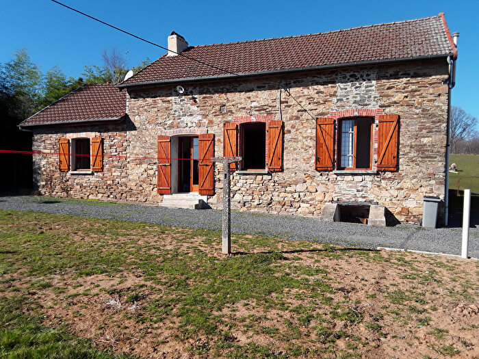Maison à vendre - Saint-Yrieix-la-Perche - 4 pièces - 3 chambres