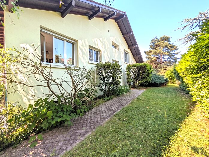 Maison 6 pièces à vendre à Prévessin-Moëns