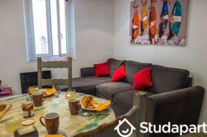Vieille Ville, Antibes : Appartement 2 pièces à louer