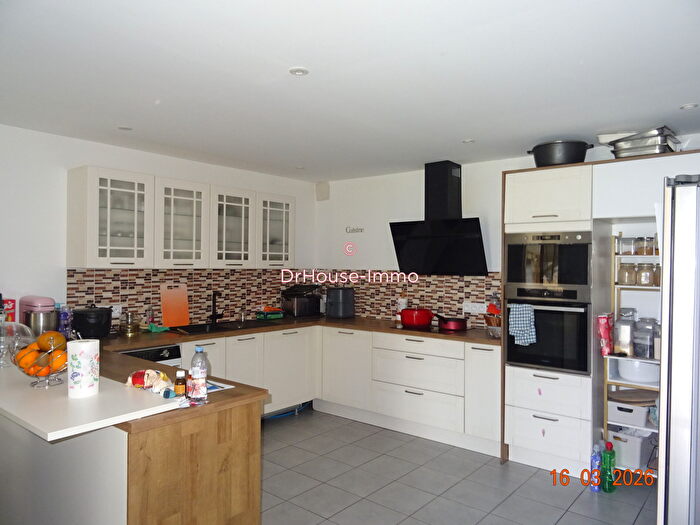 Maison 7 pièces à vendre à Saint-Savin