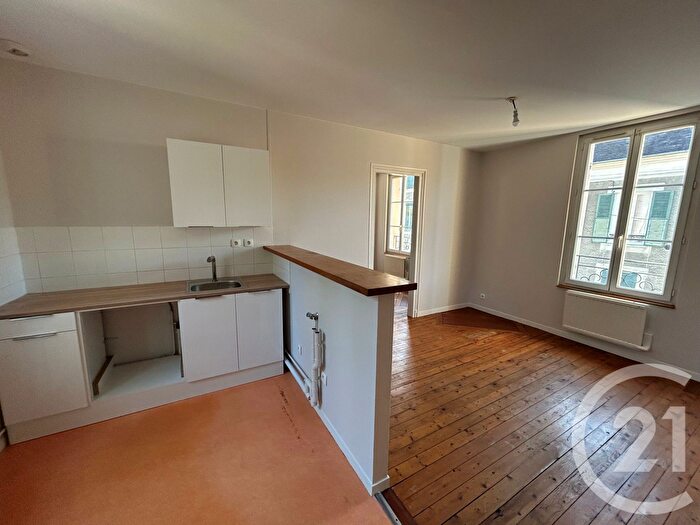 Nemours, Centre-ville : Appartement 2 pièces à louer