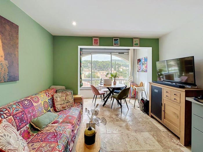 Pin Rolland-Maregau, Saint-Mandrier-sur-Mer : Appartement 4 pièces à louer