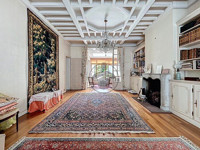 Maison à vendre - Saint-Quentin, Centre-ville - 9 pièces - 6 chambres