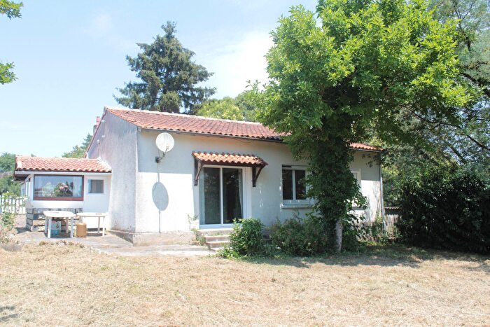 Maison 5 pièces à vendre à Saint-Simon-de-Bordes
