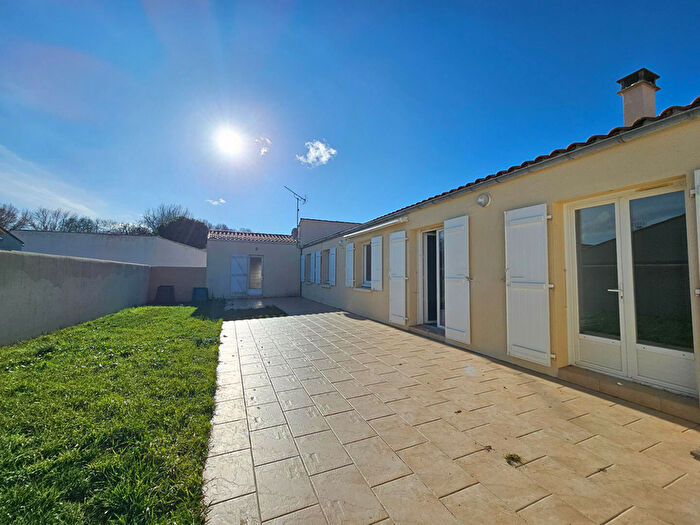 Maison à vendre - Salles-sur-Mer - 5 pièces - 4 chambres