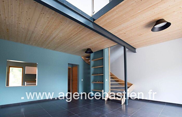 Maison à louer - Nord Ouest, Divonne-les-Bains - 5 pièces - 4 chambres