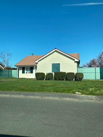 Maison à vendre - Saint-Pavace - 6 pièces - 4 chambres