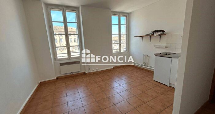 Centre Ville, Bagnols-sur-Cèze : Appartement 1 pièce à louer