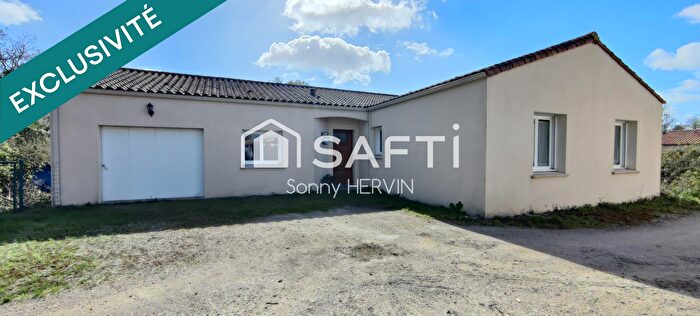 Maison à vendre - La Chaize-le-Vicomte - 5 pièces - 3 chambres