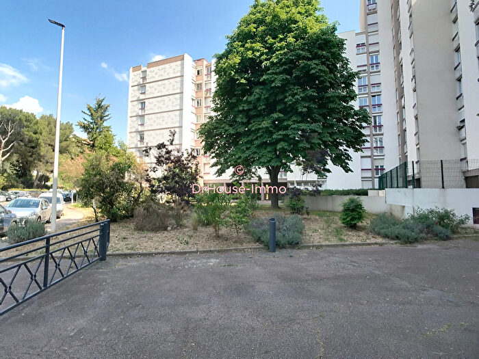 Appartement à vendre - Vitrolles, Centre-ville, Roucas, Les Pins, Le Liourat - 3 pièces - 2 chambres
