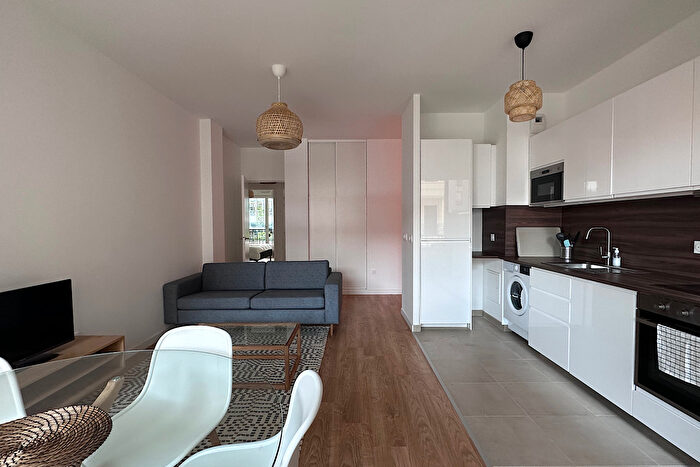 Appartement à louer - Saint-Ouen, Victor Hugo, Les Docks - 4 pièces - 3 chambres