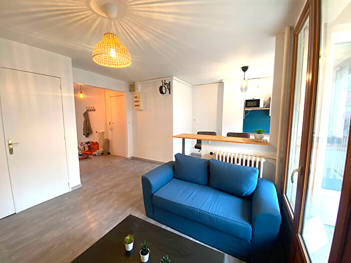 Appartement à vendre - Saint-Étienne, Crêt de Roc - 3 pièces - 2 chambres