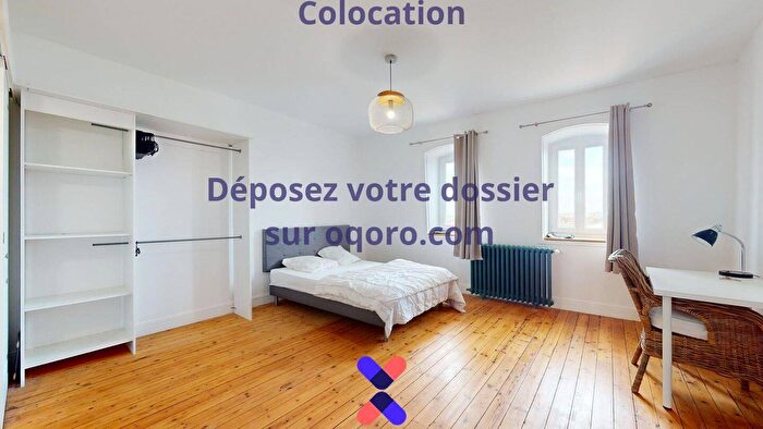 Maison à louer - Vieil Angoulême-Centre Ville - 9 pièces - 8 chambres