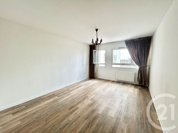 Appartement 3 pièces à vendre à Paris 18ème, Porte de la Chapelle, Charles Hermite, Evangile