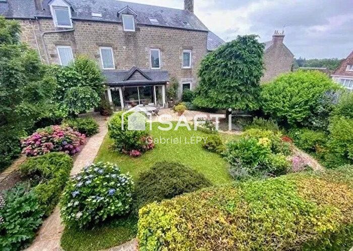 Maison à vendre - La Ferté-Macé - 10 pièces - 5 chambres