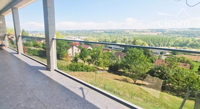 Maison à vendre - Cessieu - 10 pièces - 5 chambres