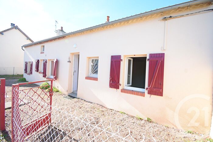 Maison à louer - Saint-Rémy-en-Rollat - 4 pièces - 3 chambres