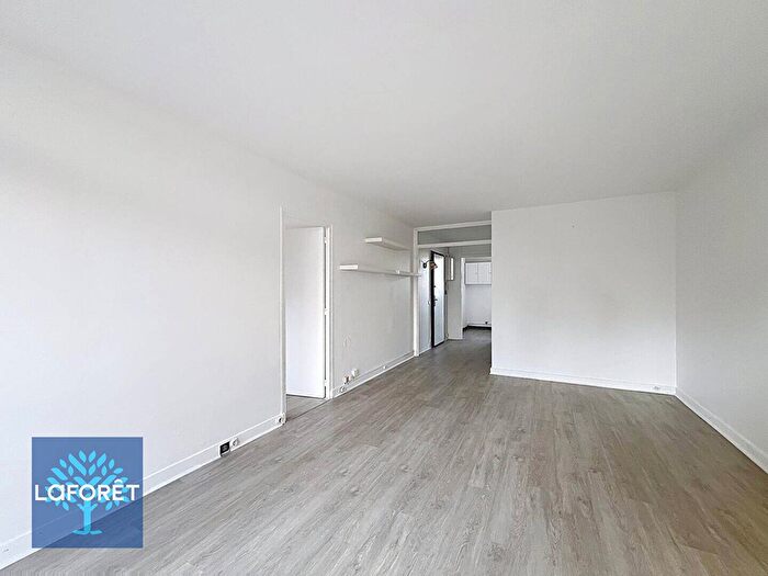 Appartement à louer - Pressoir-Prompt-Bas Coudray, Corbeil-Essonnes - 4 pièces - 3 chambres