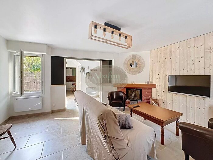 Maison à vendre - Arreau - 5 pièces - 3 chambres