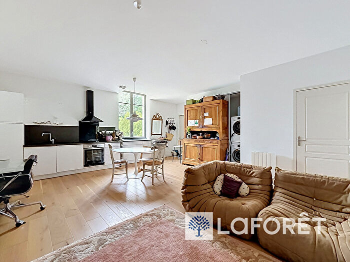 Appartement 4 pièces à Champagne-au-Mont-d'Or, à vendre