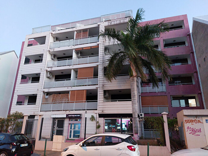 Appartement à vendre - Saint-Denis, Le Moufia, Sainte-Clotilde - 1 pièce