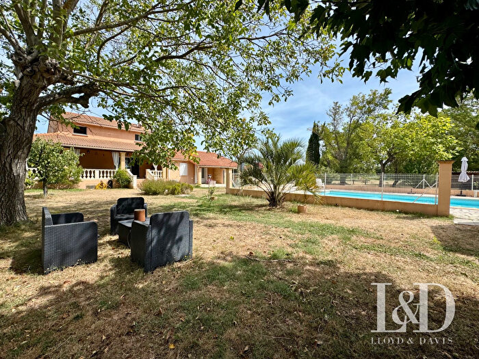 Maison à vendre - Saint-Quentin-la-Poterie - 8 pièces - 6 chambres