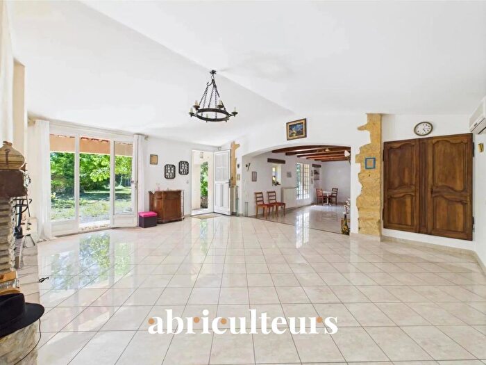 Lambesc : Maison 6 pièces à vendre