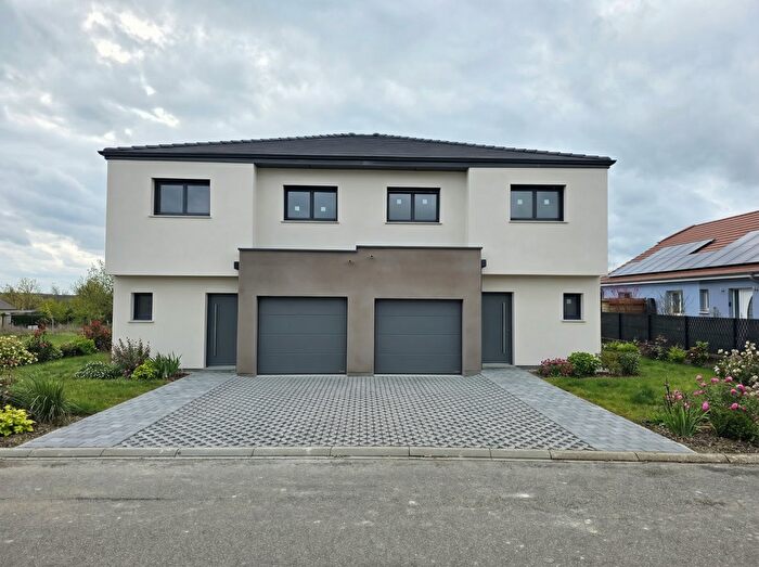 Maison à louer - Coin-lès-Cuvry - 6 pièces - 4 chambres