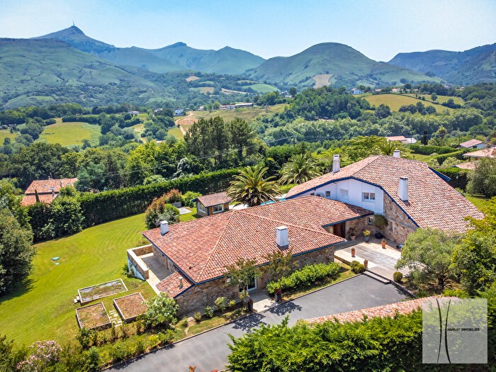 Maison à vendre - Urrugne - 9 pièces - 4 chambres