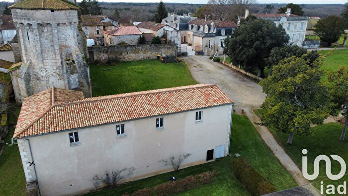 Maison à vendre - Charras - 5 pièces - 3 chambres